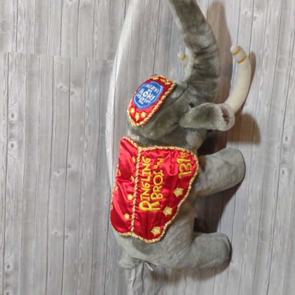 Ringling brothers | Toys | Ringling Brothers Barnum And Bailey Elephant ...